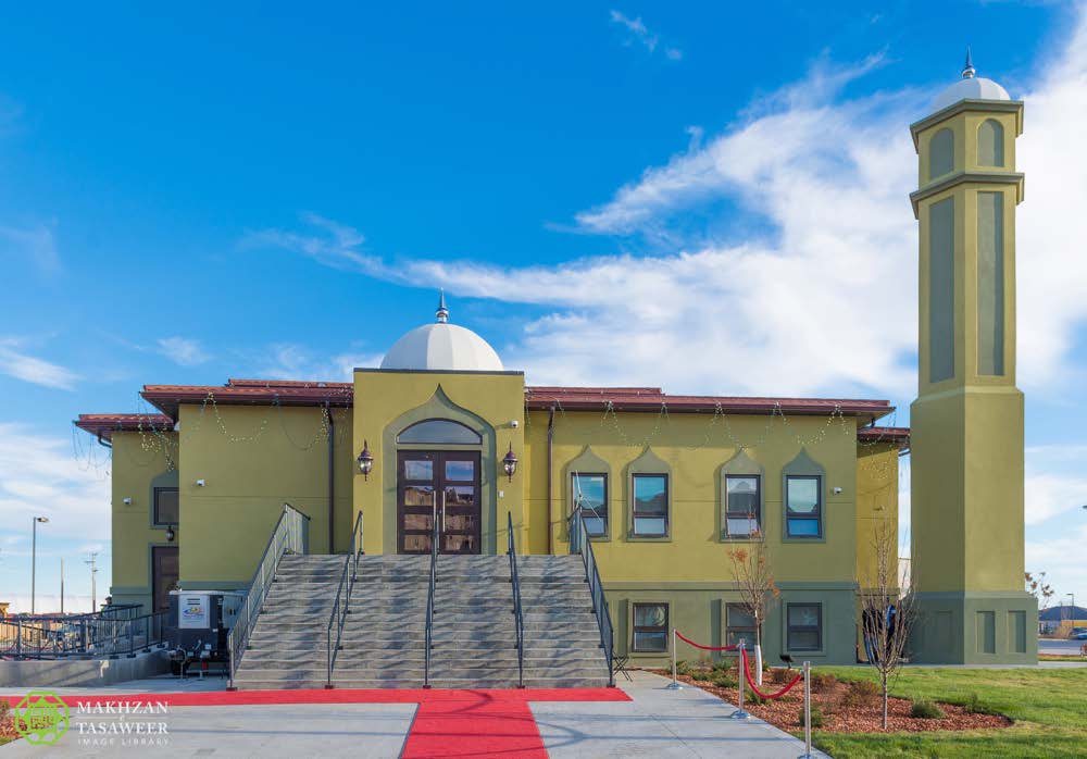 Nieuwe moskee geopend door Hoofd van Ahmadiyya Moslim Gemeenschap in ...