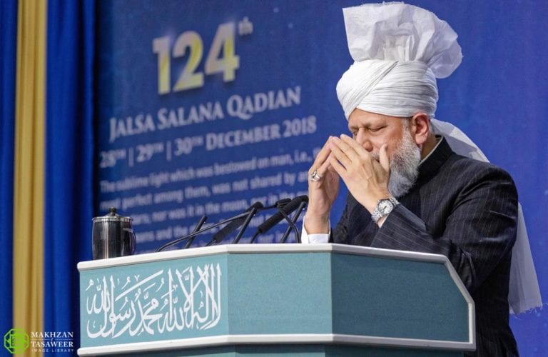 Khalifa delivers concluding Address at 124th Jalsa Salana Qadian